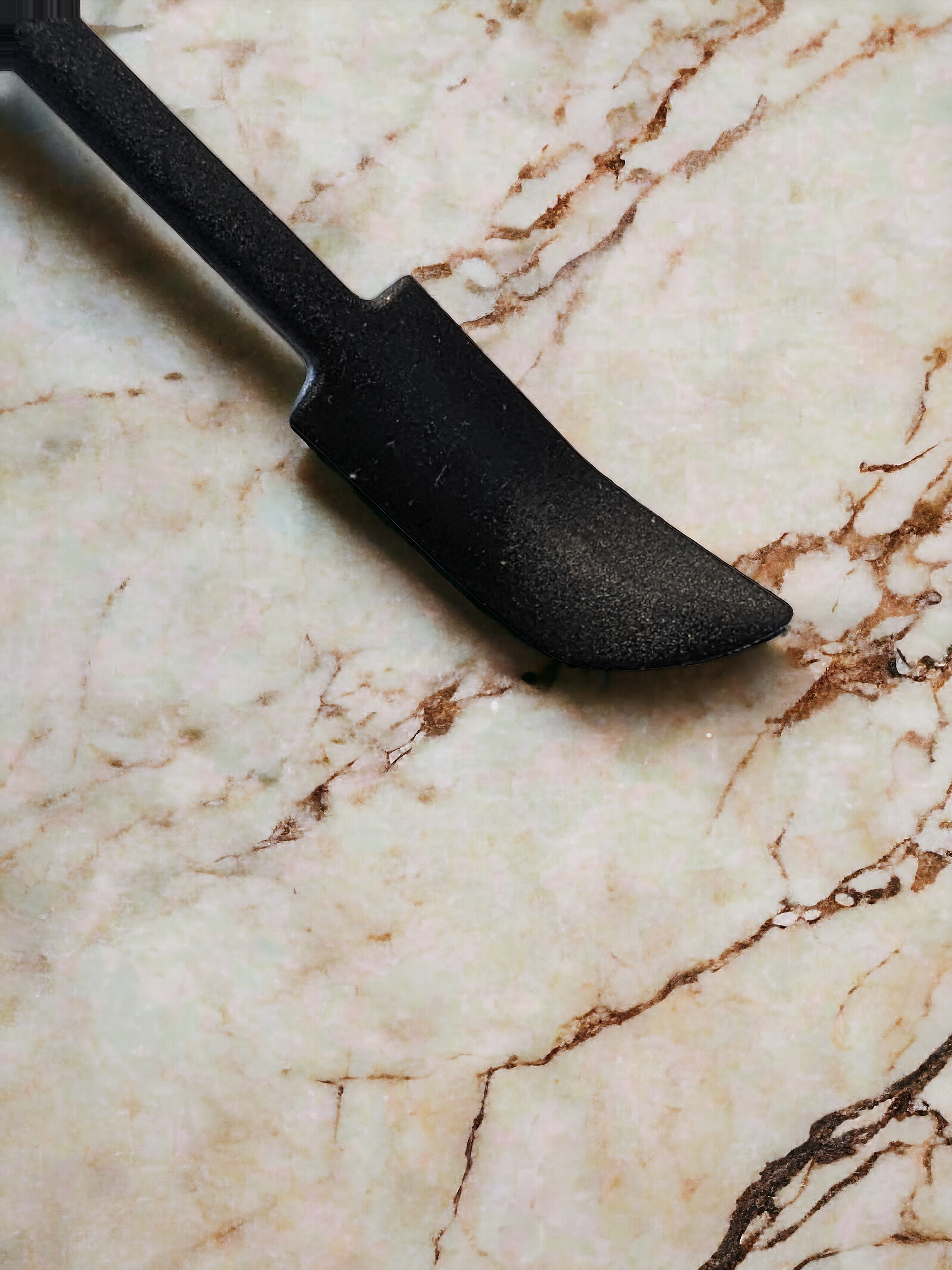 The Last Drop Spatula: A Cleaner Way to Use Every Bit – Apothecuryous
